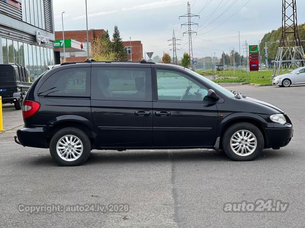 Melns Chrysler Voyager 2005 Narva, ar dzinēja tilpumu 2.80 L un nobraukumu 283 tūkst. km par 1499 €, foto 5 vietnē AUTOMOTO.COM.LV