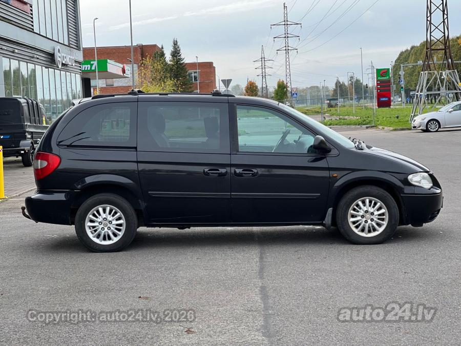 Melns Chrysler Voyager 2005 Narva, ar dzinēja tilpumu 2.80 L un nobraukumu 283 tūkst. km par 1499 €, foto 5 vietnē AUTOMOTO.COM.LV