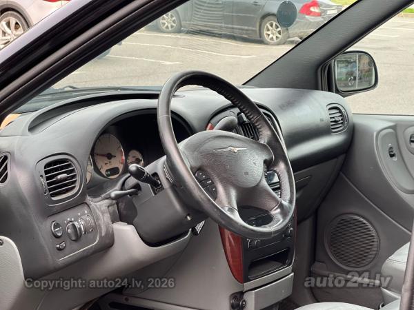 Melns Chrysler Voyager 2005 Narva, ar dzinēja tilpumu 2.80 L un nobraukumu 283 tūkst. km par 1499 €, foto 8 vietnē AUTOMOTO.COM.LV