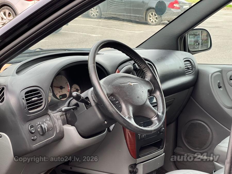 Melns Chrysler Voyager 2005 Narva, ar dzinēja tilpumu 2.80 L un nobraukumu 283 tūkst. km par 1499 €, foto 8 vietnē AUTOMOTO.COM.LV