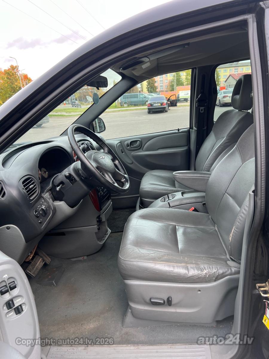 Melns Chrysler Voyager 2005 Narva, ar dzinēja tilpumu 2.80 L un nobraukumu 283 tūkst. km par 1499 €, foto 9 vietnē AUTOMOTO.COM.LV