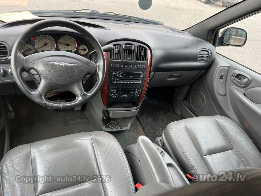 Melns Chrysler Voyager 2005 Narva, ar dzinēja tilpumu 2.80 L un nobraukumu 283 tūkst. km par 1499 €, foto 12 vietnē AUTOMOTO.COM.LV