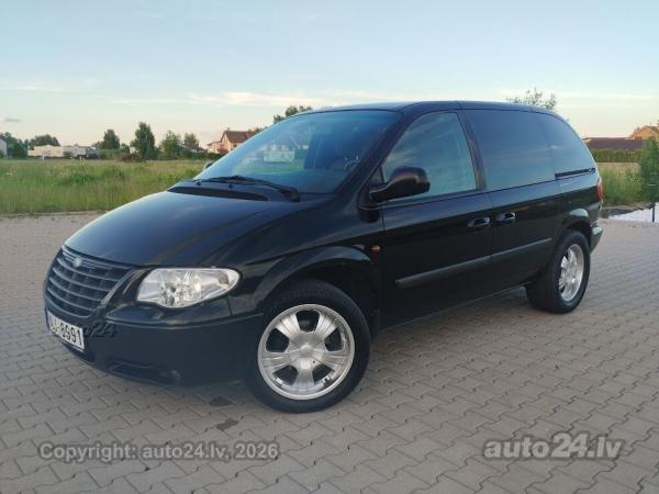 Black Chrysler Voyager 2007 in Riga, with an engine capacity of 2.80 L and mileage of 265 thousand km for 2990 €, photo 3 on AUTOMOTO.COM.LV