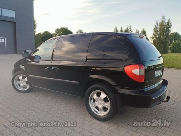 Melns Chrysler Voyager 2007 Rīga, ar dzinēja tilpumu 2.80 L un nobraukumu 265 tūkst. km par 2990 €, foto 2 vietnē AUTOMOTO.COM.LV