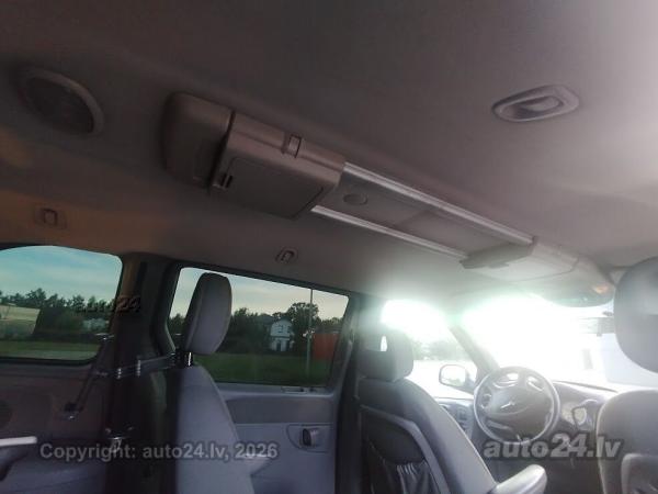 Melns Chrysler Voyager 2007 Rīga, ar dzinēja tilpumu 2.80 L un nobraukumu 265 tūkst. km par 2990 €, foto 8 vietnē AUTOMOTO.COM.LV