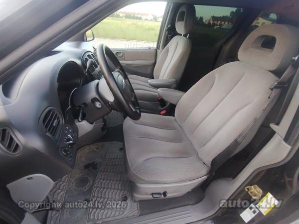 Melns Chrysler Voyager 2007 Rīga, ar dzinēja tilpumu 2.80 L un nobraukumu 265 tūkst. km par 2990 €, foto 10 vietnē AUTOMOTO.COM.LV