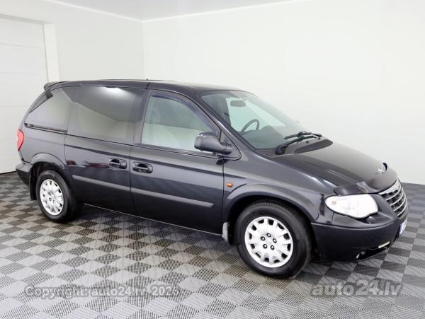 Melns Chrysler Voyager 2007 Tallina, ar dzinēja tilpumu 2.80 L un nobraukumu 345 tūkst. km par 1299 €, foto 1 vietnē AUTOMOTO.COM.LV