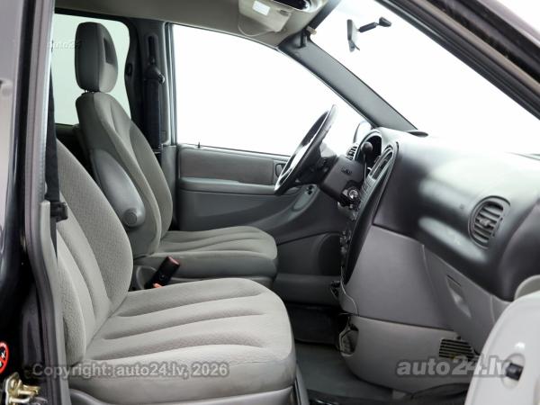 Melns Chrysler Voyager 2007 Tallina, ar dzinēja tilpumu 2.80 L un nobraukumu 345 tūkst. km par 1299 €, foto 6 vietnē AUTOMOTO.COM.LV