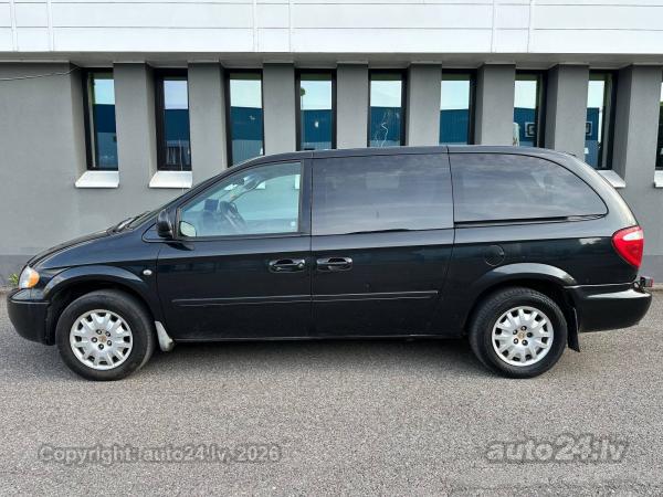Melns Chrysler Voyager 2007 Tallina, ar dzinēja tilpumu 3.30 L un nobraukumu 139 tūkst. km par 1499 €, foto 4 vietnē AUTOMOTO.COM.LV