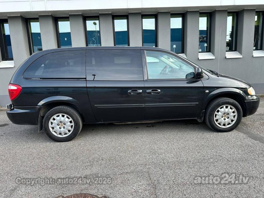 Black Chrysler Voyager 2007 in Tallinn, with an engine capacity of 3.30 L and mileage of 139 thousand km for 1499 €, photo 6 on AUTOMOTO.COM.LV