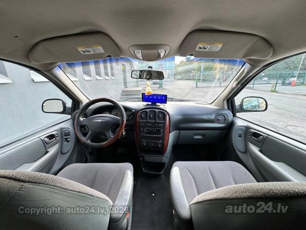 Melns Chrysler Voyager 2007 Tallina, ar dzinēja tilpumu 3.30 L un nobraukumu 139 tūkst. km par 1499 €, foto 9 vietnē AUTOMOTO.COM.LV