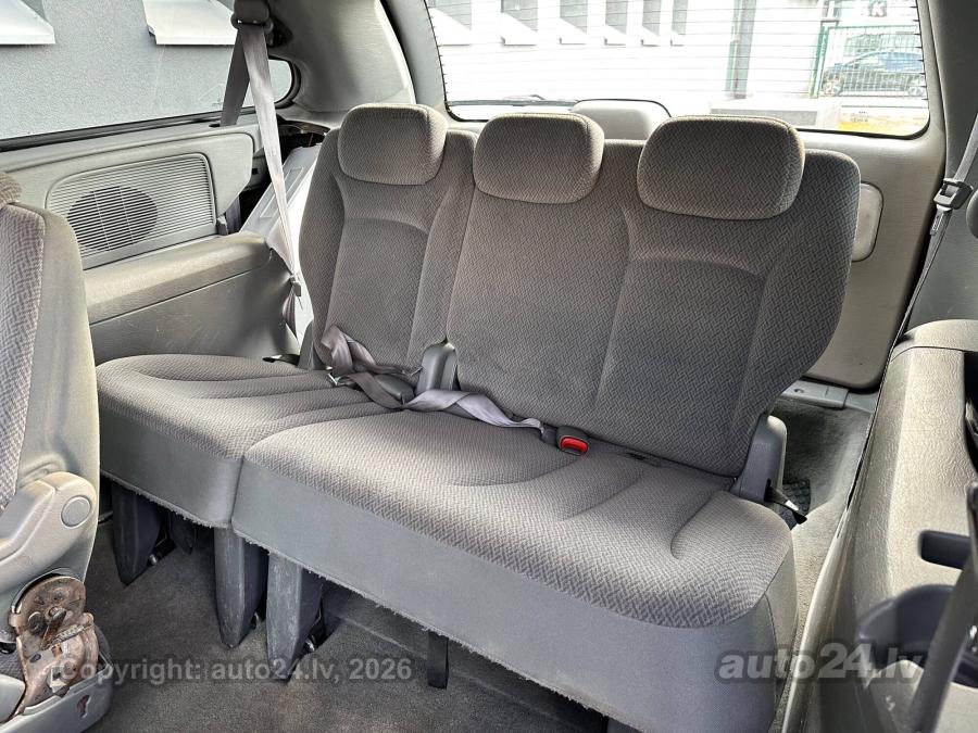 Black Chrysler Voyager 2007 in Tallinn, with an engine capacity of 3.30 L and mileage of 139 thousand km for 1499 €, photo 18 on AUTOMOTO.COM.LV