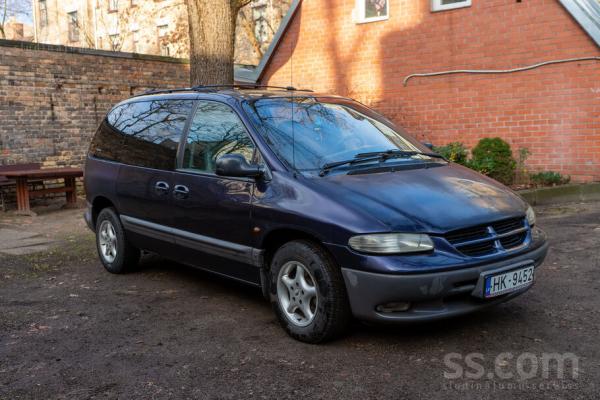 Blue Chrysler Voyager 1997 in Riga, with an engine capacity of 3.30 L and mileage of 427 thousand km for 1500 €, photo 2 on AUTOMOTO.COM.LV