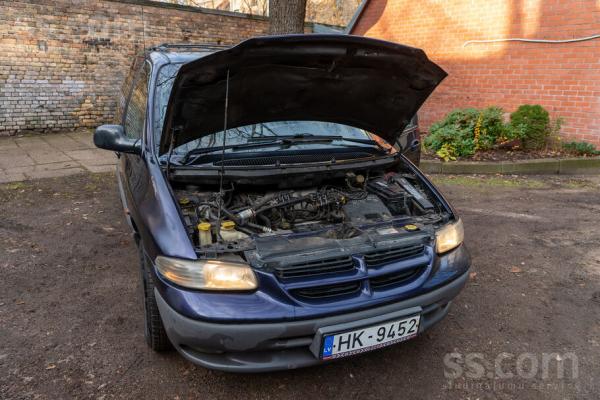 Blue Chrysler Voyager 1997 in Riga, with an engine capacity of 3.30 L and mileage of 427 thousand km for 1500 €, photo 4 on AUTOMOTO.COM.LV