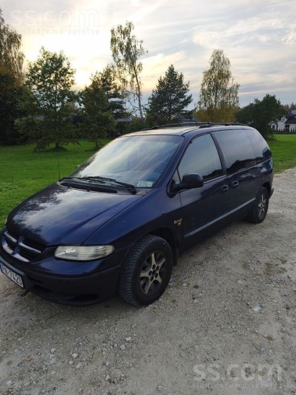 Blue Chrysler Voyager 1999 in Riga, with an engine capacity of 2.50 L and mileage of 343 thousand km for 880 €, photo 1 on AUTOMOTO.COM.LV