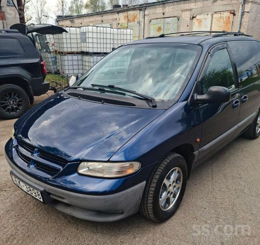 Blue Chrysler Voyager 2000 in Preili, with an engine capacity of 3.30 L and mileage of 150 thousand km for 3000 €, photo 1 on AUTOMOTO.COM.LV