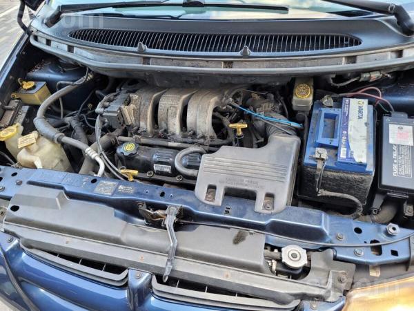 Blue Chrysler Voyager 2000 in Riga, with an engine capacity of 3.30 L and mileage of 151 thousand km for 2650 €, photo 3 on AUTOMOTO.COM.LV