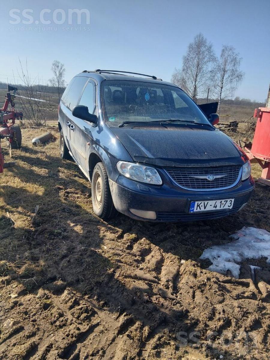 Zils Chrysler Voyager 2001 Krāslava, ar dzinēja tilpumu 3.30 L un nobraukumu 257 tūkst. km par 400 €, foto 1 vietnē AUTOMOTO.COM.LV