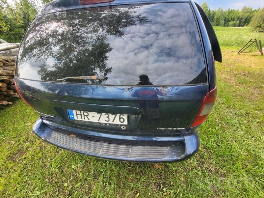 Zils Chrysler Voyager 2002 Ludza, ar dzinēja tilpumu 2.50 L un nobraukumu 0 tūkst. km par 990 €, foto 4 vietnē AUTOMOTO.COM.LV