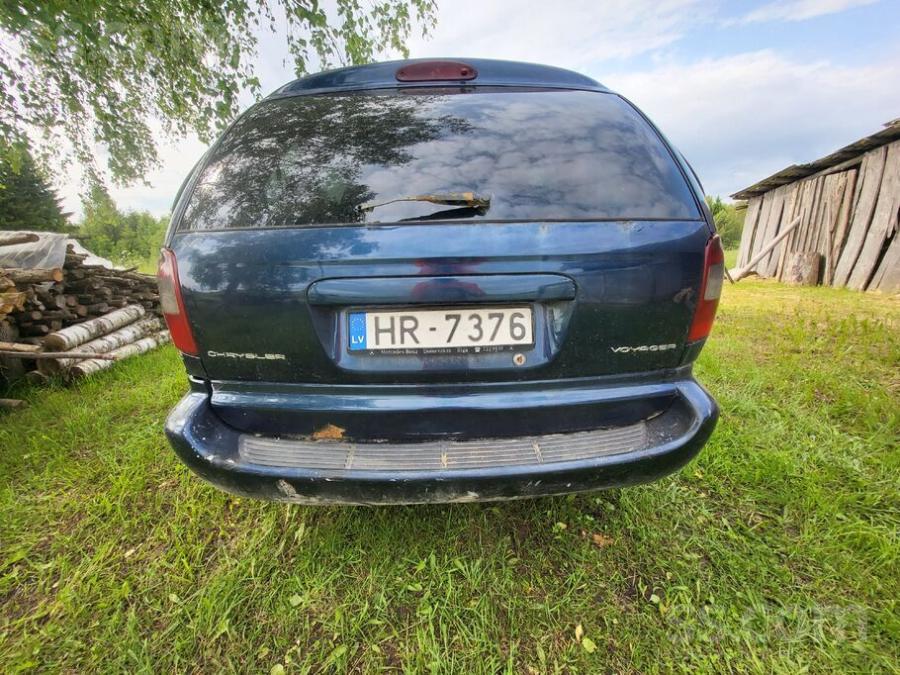 Zils Chrysler Voyager 2002 Ludza, ar dzinēja tilpumu 2.50 L un nobraukumu 0 tūkst. km par 990 €, foto 5 vietnē AUTOMOTO.COM.LV