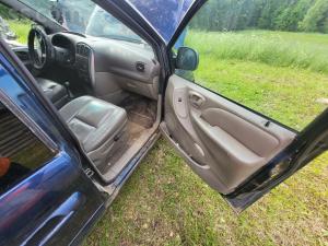 Zils Chrysler Voyager 2002 Ludza, ar dzinēja tilpumu 2.50 L un nobraukumu 0 tūkst. km par 990 €, foto 13 vietnē AUTOMOTO.COM.LV