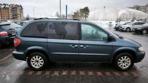 Blue Chrysler Voyager 2002 in Vilnius, with an engine capacity of 2.50 L and mileage of 372 thousand km for 1300 €, photo 4 on AUTOMOTO.COM.LV