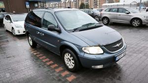 Blue Chrysler Voyager 2002 in Vilnius, with an engine capacity of 2.50 L and mileage of 372 thousand km for 1300 €, photo 5 on AUTOMOTO.COM.LV