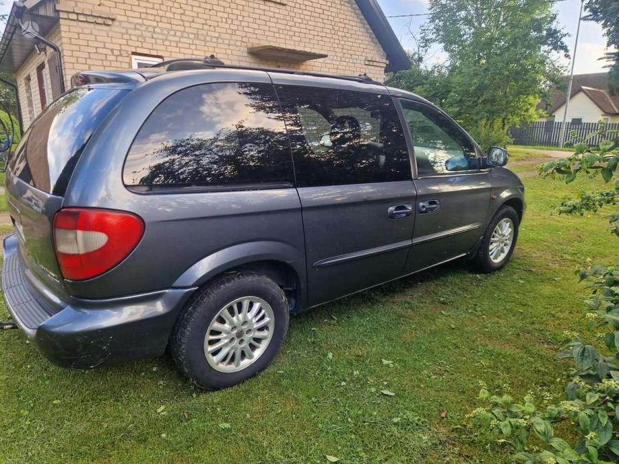 Zils Chrysler Voyager 2002 Plungė, ar dzinēja tilpumu 2.50 L un nobraukumu 334 tūkst. km par 1150 €, foto 3 vietnē AUTOMOTO.COM.LV