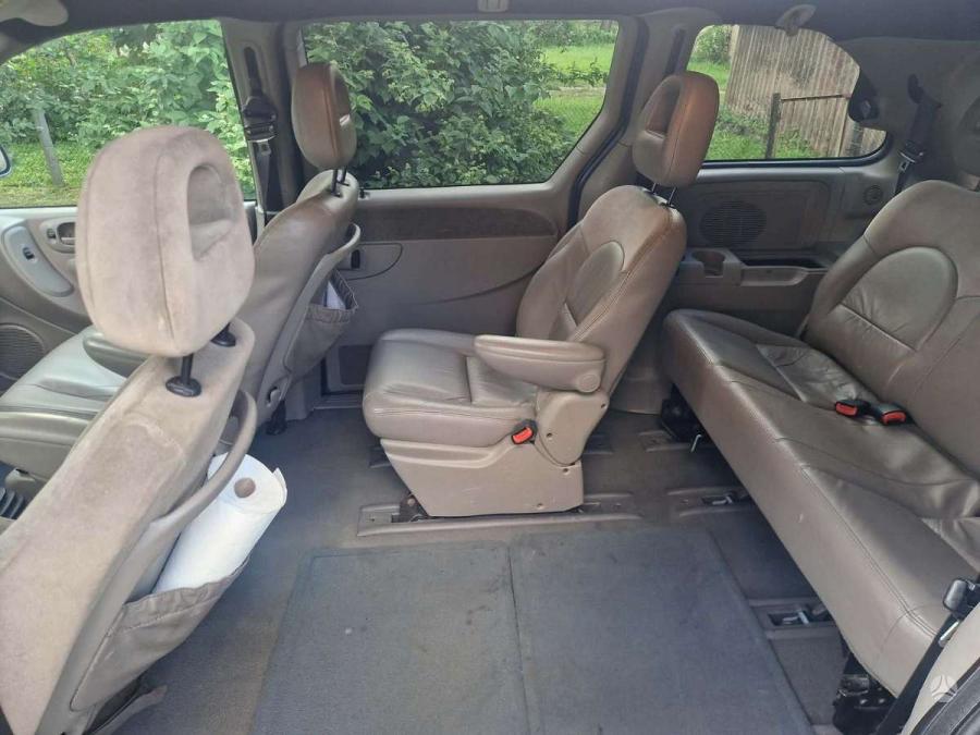 Zils Chrysler Voyager 2002 Plungė, ar dzinēja tilpumu 2.50 L un nobraukumu 334 tūkst. km par 1150 €, foto 6 vietnē AUTOMOTO.COM.LV