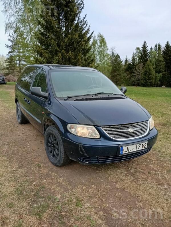 Blue Chrysler Voyager 2002 in Cesis, with an engine capacity of 2.40 L and mileage of 400 thousand km for 1750 €, photo 8 on AUTOMOTO.COM.LV