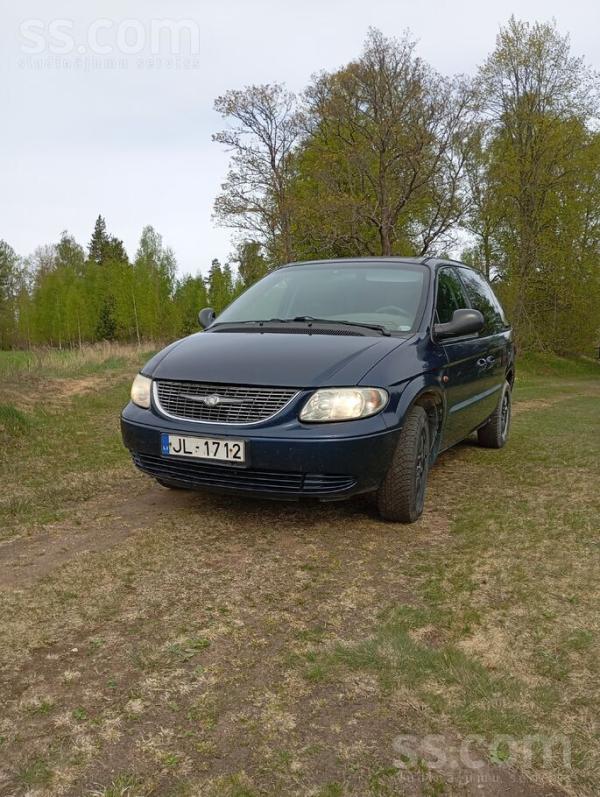 Blue Chrysler Voyager 2002 in Cesis, with an engine capacity of 2.40 L and mileage of 400 thousand km for 1750 €, photo 9 on AUTOMOTO.COM.LV