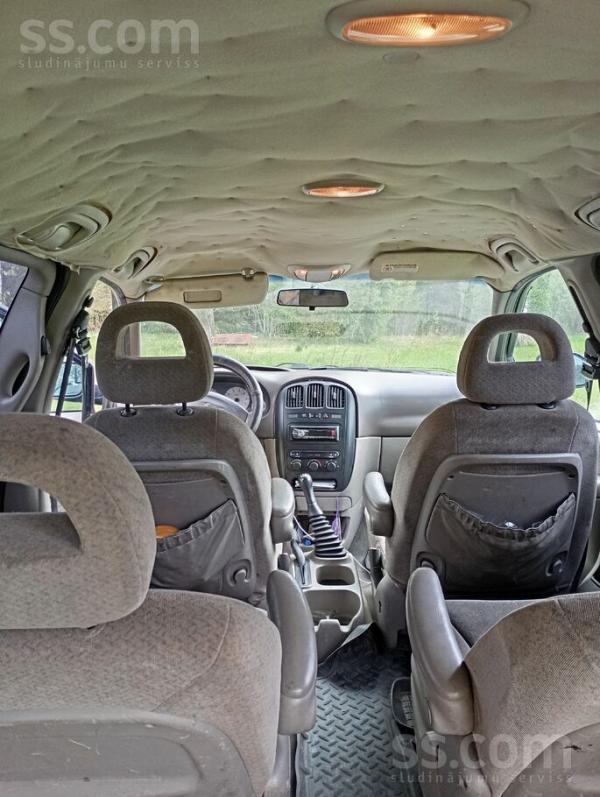 Blue Chrysler Voyager 2002 in Cesis, with an engine capacity of 2.40 L and mileage of 400 thousand km for 1750 €, photo 10 on AUTOMOTO.COM.LV