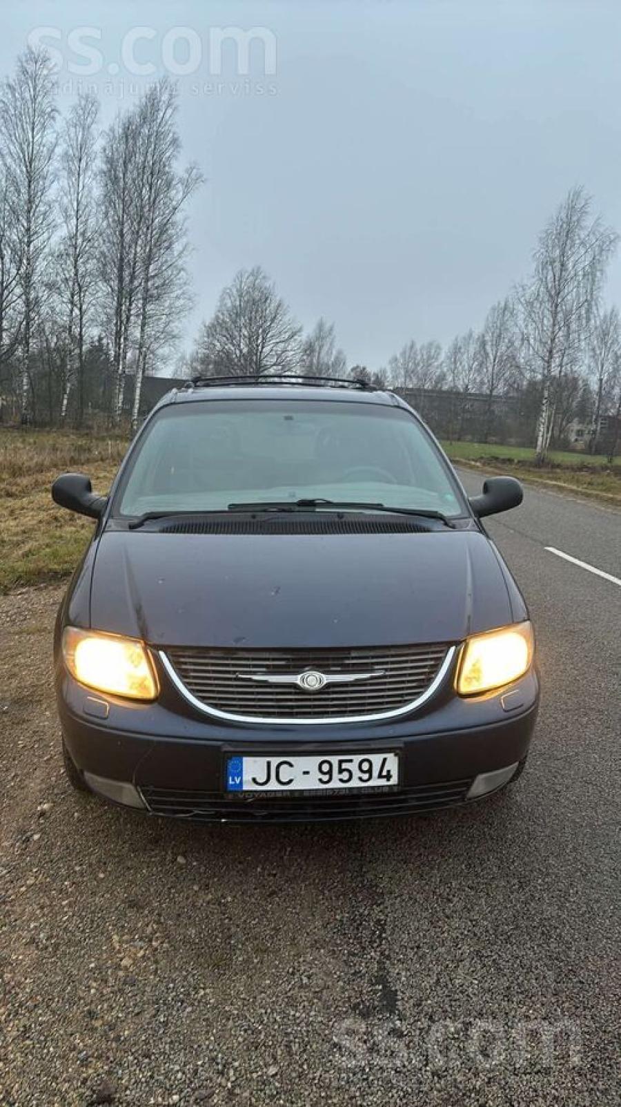 Zils Chrysler Voyager 2003 Balvi, ar dzinēja tilpumu 2.50 L un nobraukumu 328 tūkst. km par 1050 €, foto 1 vietnē AUTOMOTO.COM.LV