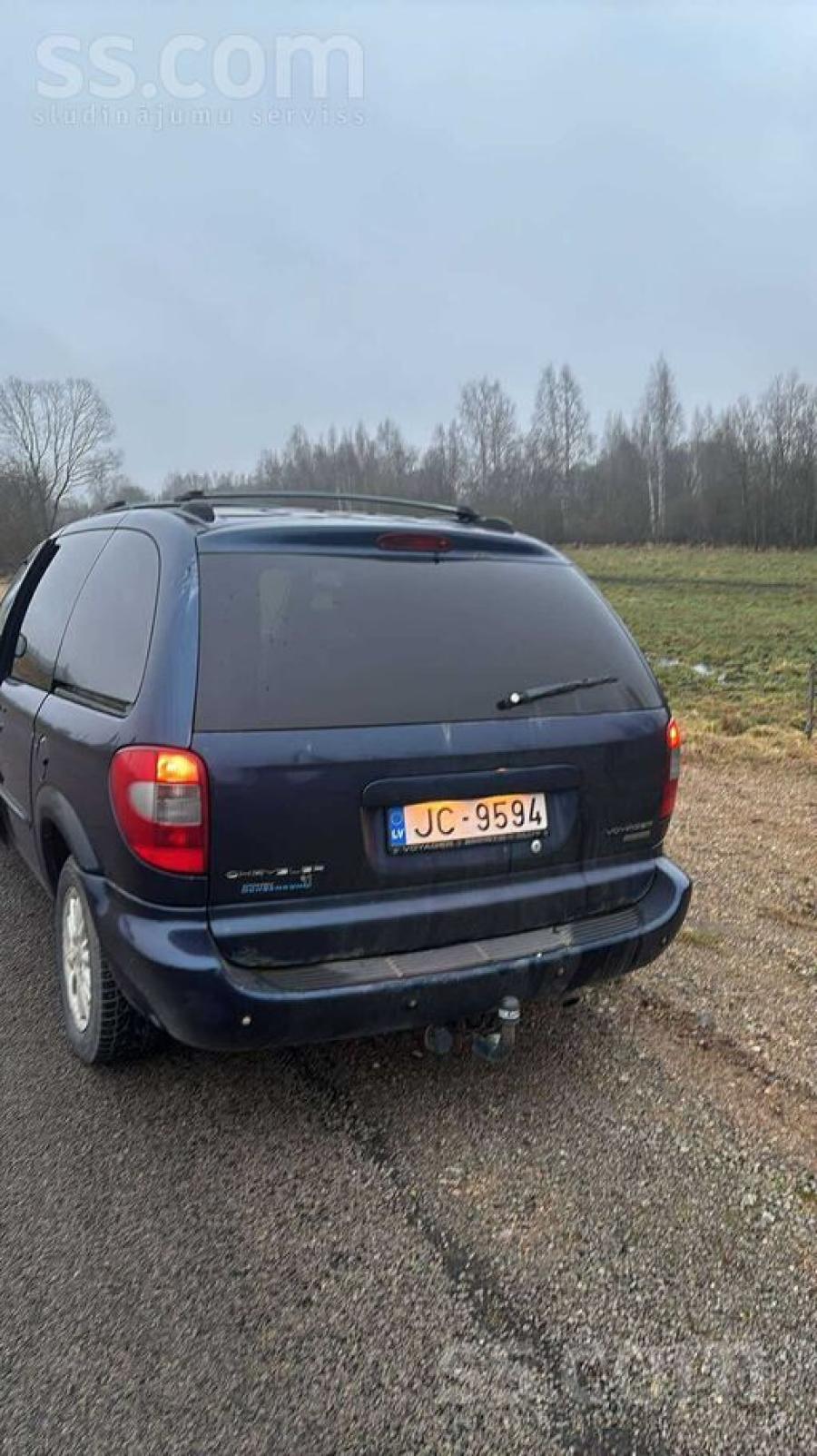 Zils Chrysler Voyager 2003 Balvi, ar dzinēja tilpumu 2.50 L un nobraukumu 328 tūkst. km par 1050 €, foto 3 vietnē AUTOMOTO.COM.LV