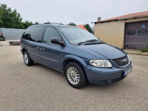 Blue Chrysler Voyager 2003 in Vilnius, with an engine capacity of 2.50 L and mileage of 294 thousand km for 950 €, photo 5 on AUTOMOTO.COM.LV