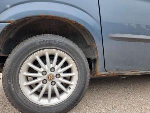 Blue Chrysler Voyager 2003 in Vilnius, with an engine capacity of 2.50 L and mileage of 294 thousand km for 950 €, photo 12 on AUTOMOTO.COM.LV