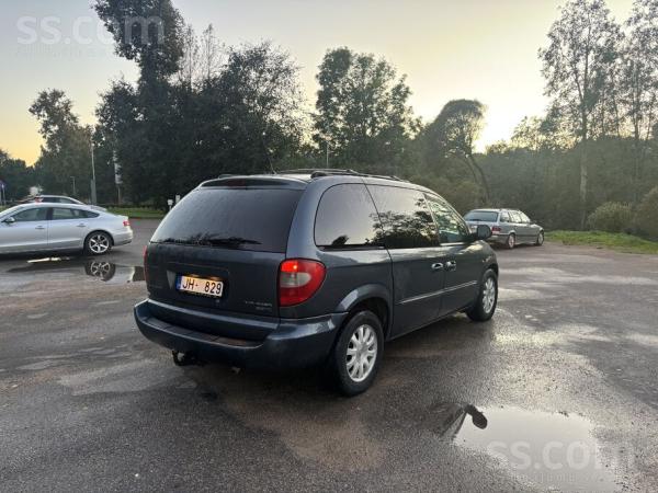 Blue Chrysler Voyager 2003 in Riga, with an engine capacity of 2.50 L and mileage of 420 thousand km for 500 €, photo 3 on AUTOMOTO.COM.LV