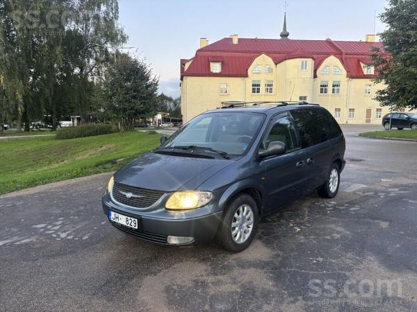 Blue Chrysler Voyager 2003 in Riga, with an engine capacity of 2.50 L and mileage of 420 thousand km for 500 €, photo 5 on AUTOMOTO.COM.LV