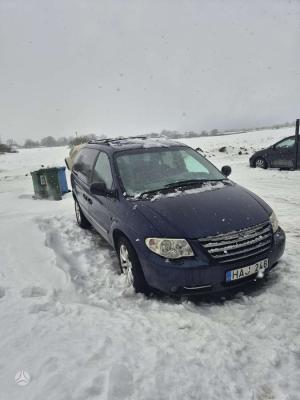 Blue Chrysler Voyager 2004 in Kaunas, with an engine capacity of 2.78 L and mileage of 328 thousand km for 1500 €, photo 2 on AUTOMOTO.COM.LV
