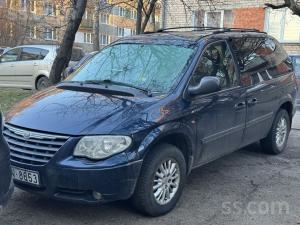 Blue Chrysler Voyager 2005 in Daugavpils, with an engine capacity of 2.50 L and mileage of 374 thousand km for 1700 €, photo  on AUTOMOTO.COM.LV