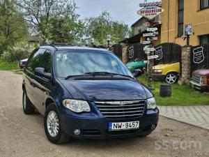 Zils Chrysler Voyager 2005 Ogre, ar dzinēja tilpumu 3.30 L un nobraukumu 285 tūkst. km par 2500 €, foto  vietnē AUTOMOTO.COM.LV