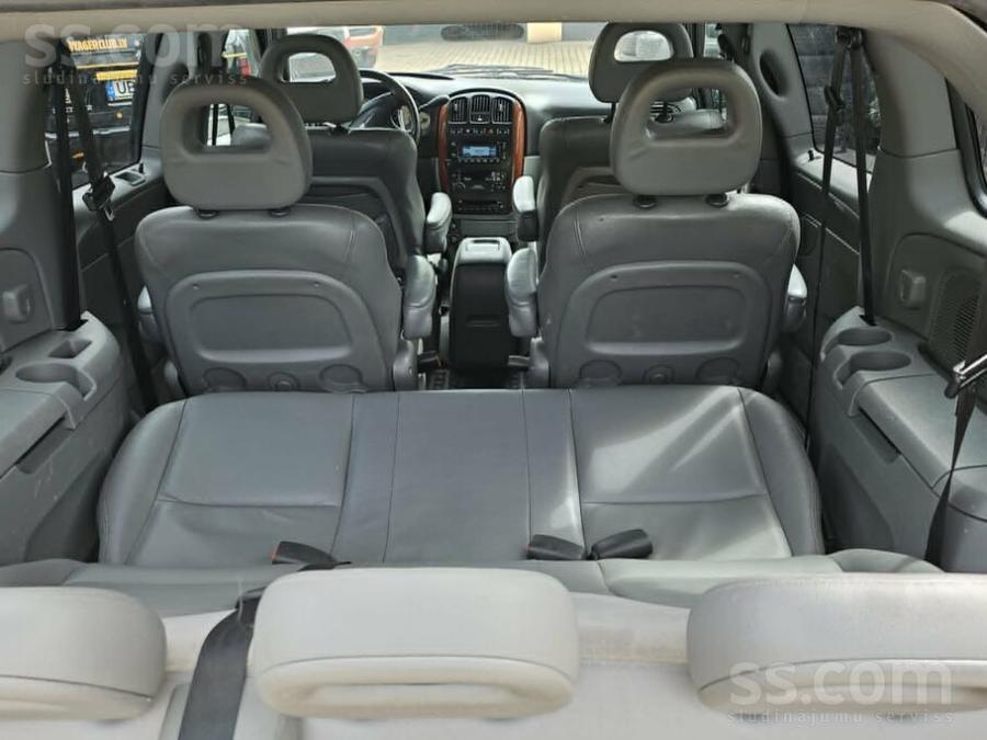 Zils Chrysler Voyager 2005 Ogre, ar dzinēja tilpumu 3.30 L un nobraukumu 285 tūkst. km par 2500 €, foto 10 vietnē AUTOMOTO.COM.LV