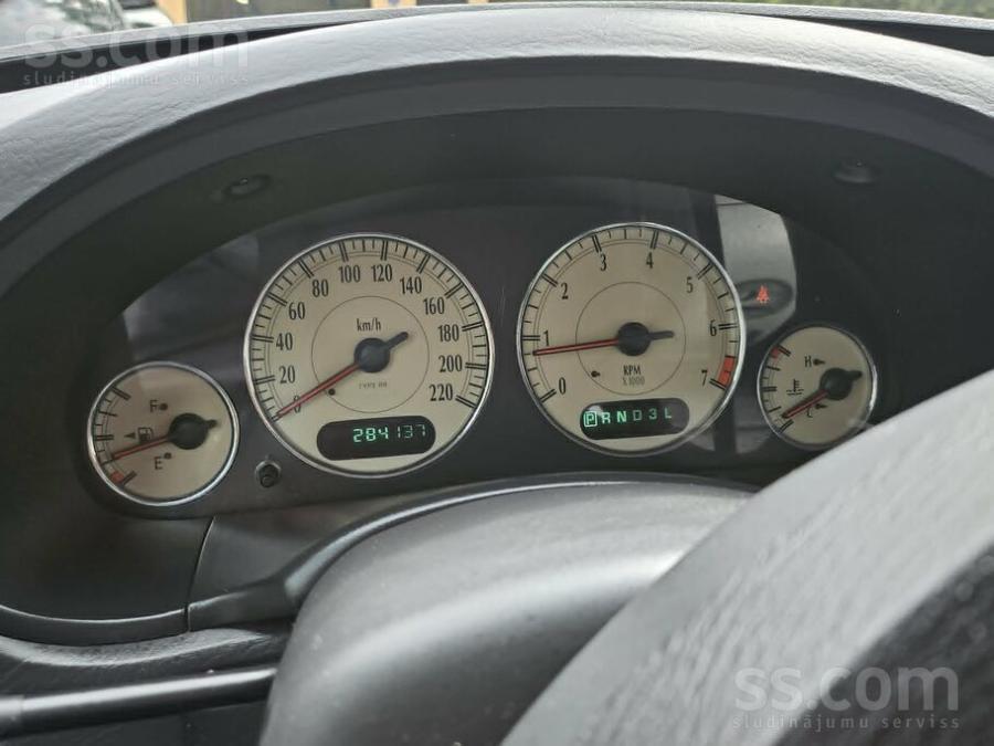 Zils Chrysler Voyager 2005 Ogre, ar dzinēja tilpumu 3.30 L un nobraukumu 285 tūkst. km par 2500 €, foto 12 vietnē AUTOMOTO.COM.LV