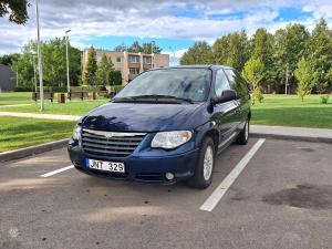 Zils Chrysler Voyager 2005 Kauņa, ar dzinēja tilpumu 3.30 L un nobraukumu 400 tūkst. km par 1500 €, foto  vietnē AUTOMOTO.COM.LV