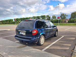 Zils Chrysler Voyager 2005 Kauņa, ar dzinēja tilpumu 3.30 L un nobraukumu 400 tūkst. km par 1500 €, foto 4 vietnē AUTOMOTO.COM.LV
