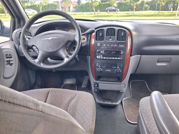 Zils Chrysler Voyager 2005 Kauņa, ar dzinēja tilpumu 3.30 L un nobraukumu 400 tūkst. km par 1500 €, foto 6 vietnē AUTOMOTO.COM.LV