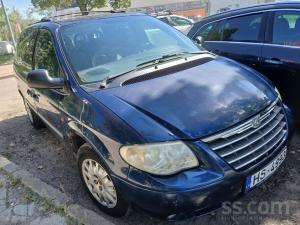 Blue Chrysler Voyager 2005 in Riga, with an engine capacity of 2.80 L and mileage of 298 thousand km for 1369 €, photo 3 on AUTOMOTO.COM.LV