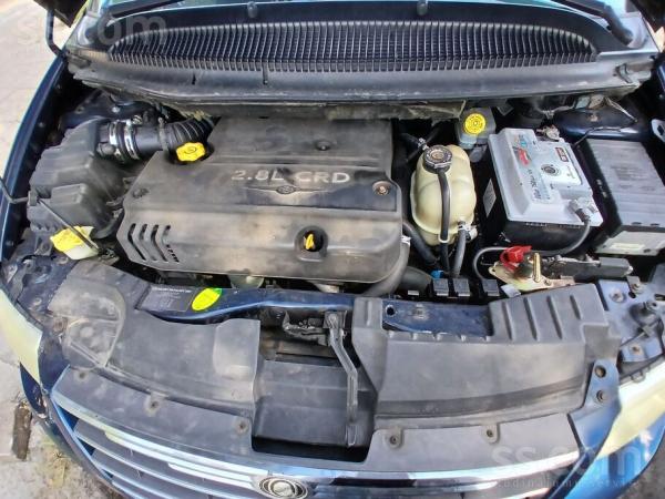Zils Chrysler Voyager 2005 Rīga, ar dzinēja tilpumu 2.80 L un nobraukumu 298 tūkst. km par 1369 €, foto 3 vietnē AUTOMOTO.COM.LV