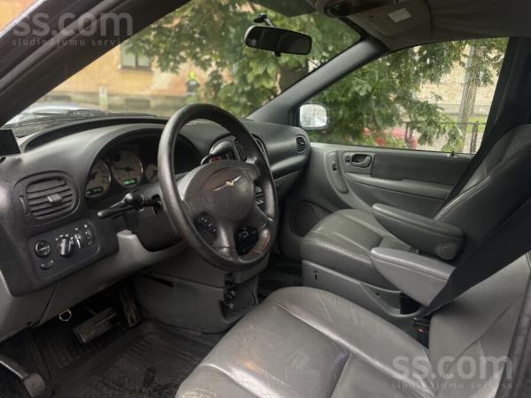 Blue Chrysler Voyager 2005 in Riga, with an engine capacity of 2.80 L and mileage of 298 thousand km for 1600 €, photo 6 on AUTOMOTO.COM.LV