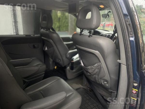 Blue Chrysler Voyager 2005 in Riga, with an engine capacity of 2.80 L and mileage of 298 thousand km for 1600 €, photo 9 on AUTOMOTO.COM.LV